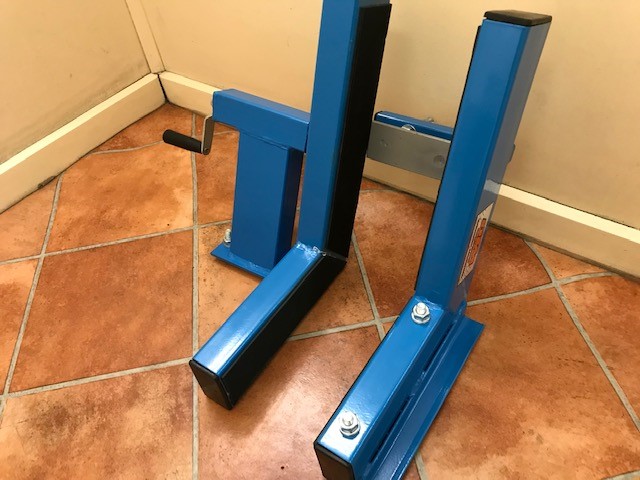 Large motorcycle wheel clamp suit work lift bench - DTM Trading