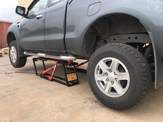 Quick Lift Portable Vehicle Hoist 3500 kg - DTM Trading