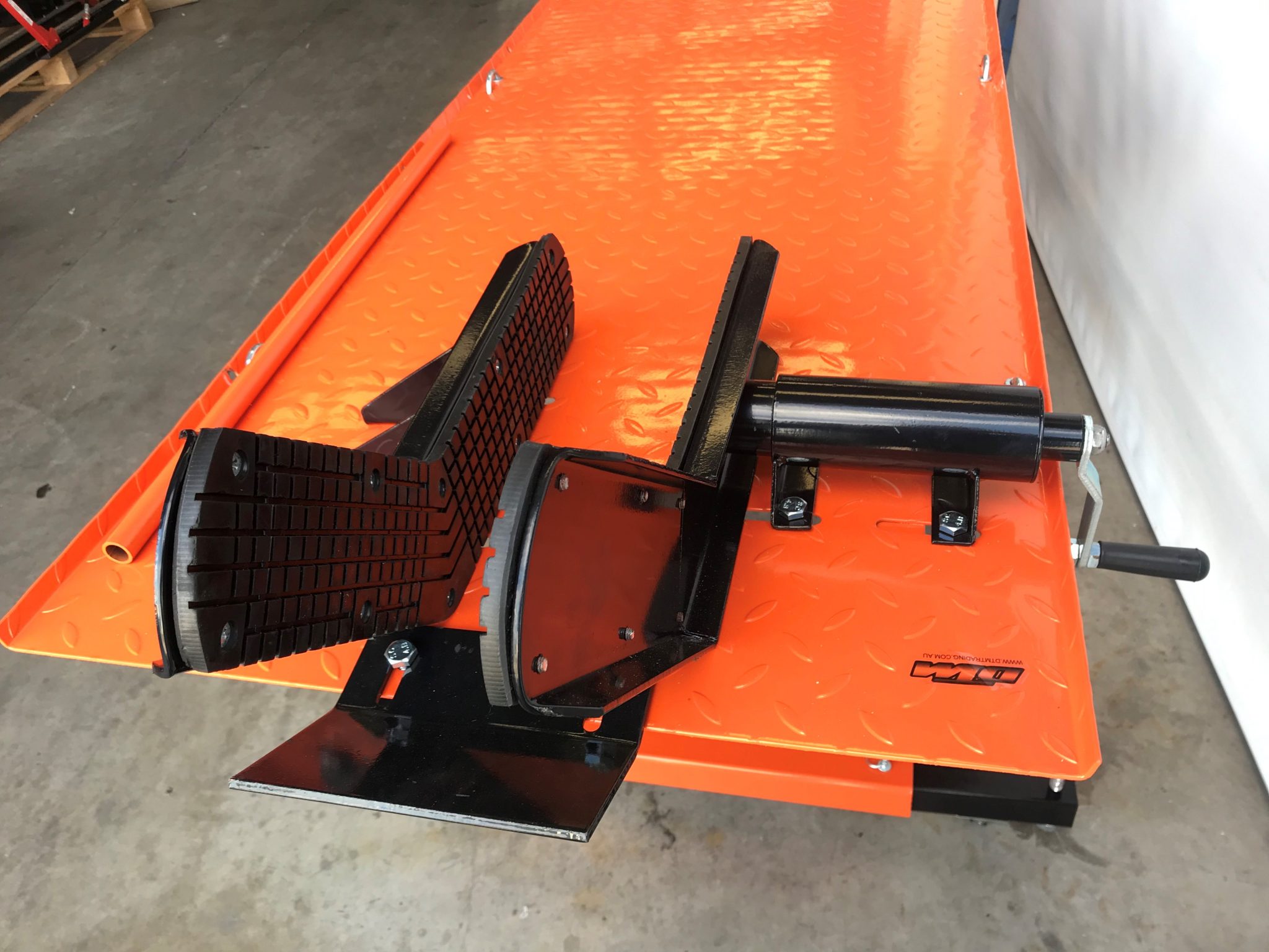 Motorcycle Air/Hydraulic Lift Bench 2000mm Long + Ramp - DTM Trading