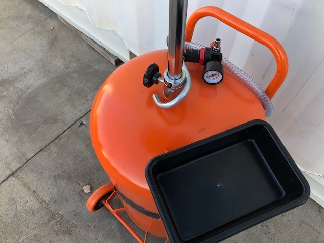 Oil Drainer waste oil collector 80ltr air to empty - DTM Trading