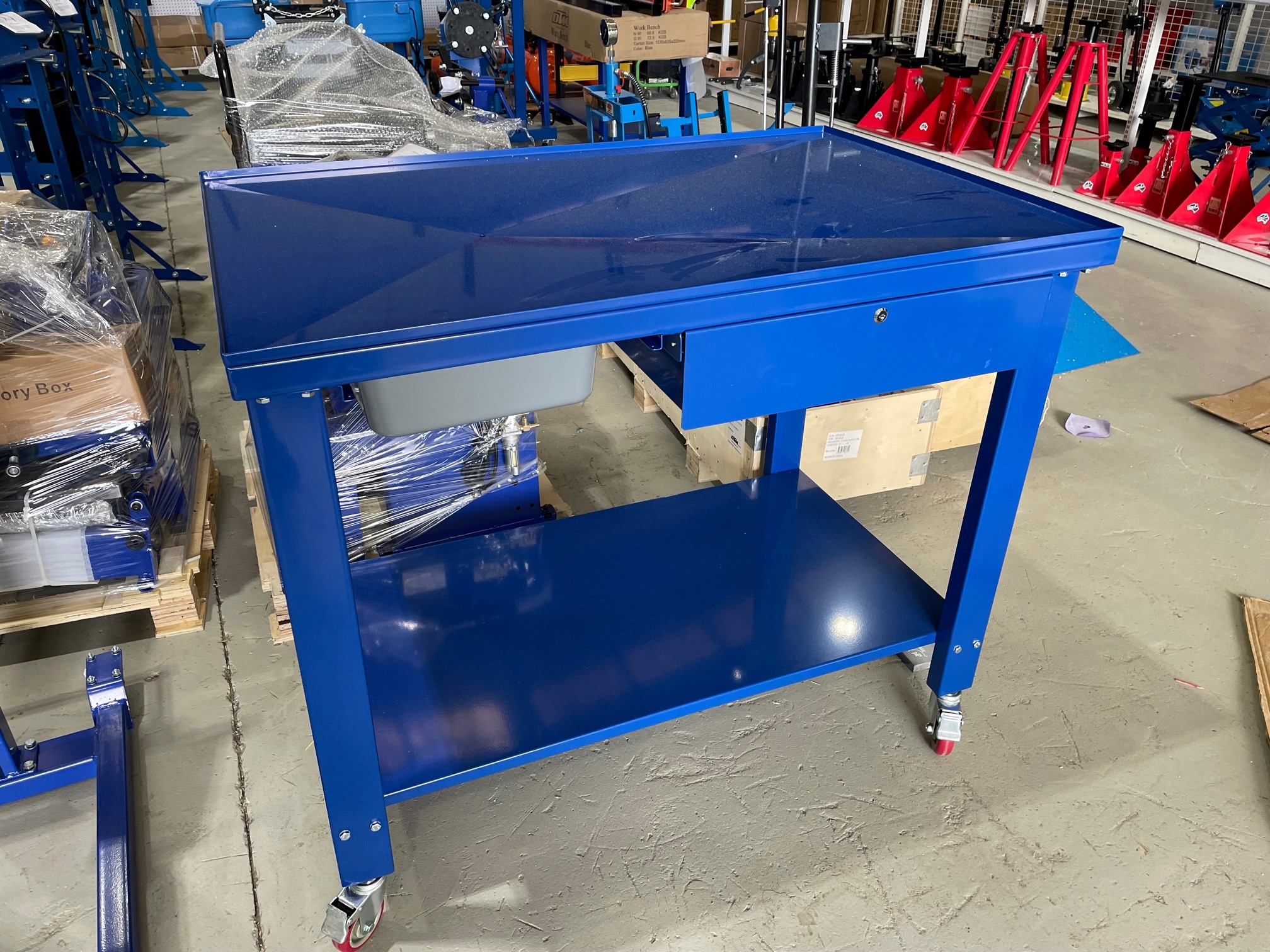 Heavy-Duty Tear-Down Work Bench With Fluid Catch - DTM Trading